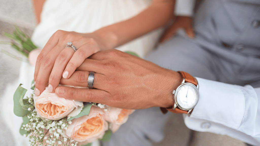 How Should a Mens Wedding Band Fit Ensuring Comfort and Style Redwood Rings